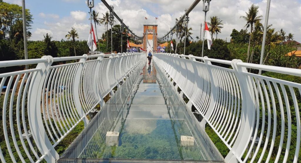 Bali Glass Bridge, Jembatan Kaca Terpanjang di Indonesia!