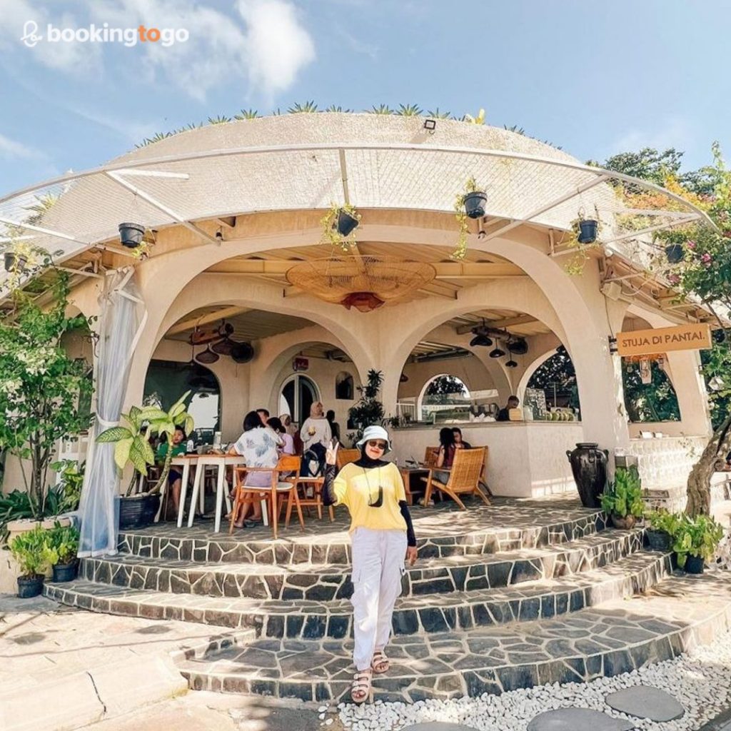 Stuja di Pantai, Tempat Nongkrong Estetik di Bali