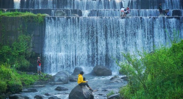 Daya Tarik Grojogan Watu Purbo Bangunrejo, Air Terjun 6 Tingkat yang ...