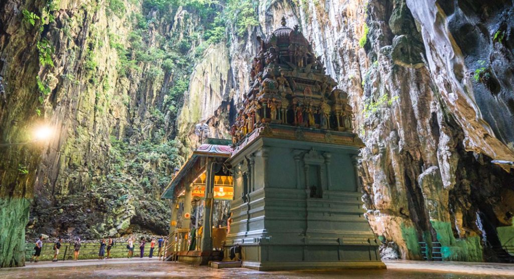 Batu Caves Malaysia, Wisata Patung Buddha Emas yang Ikonik