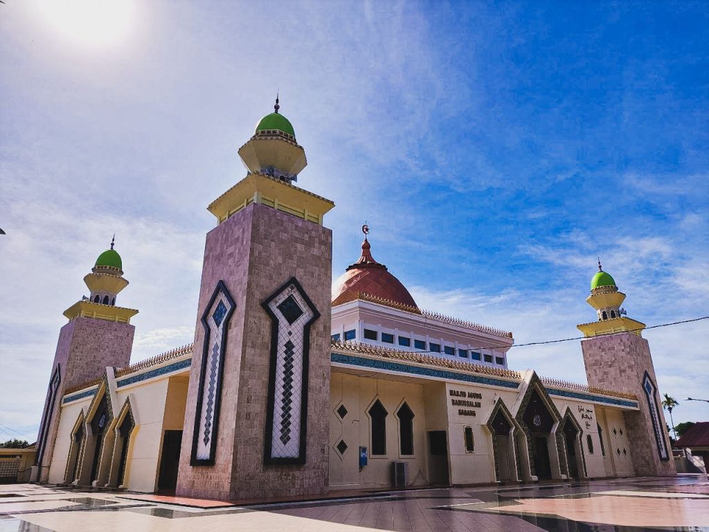 Yuk Rayakan Hari Kemenangan di Masjid Aceh yang Keren ini