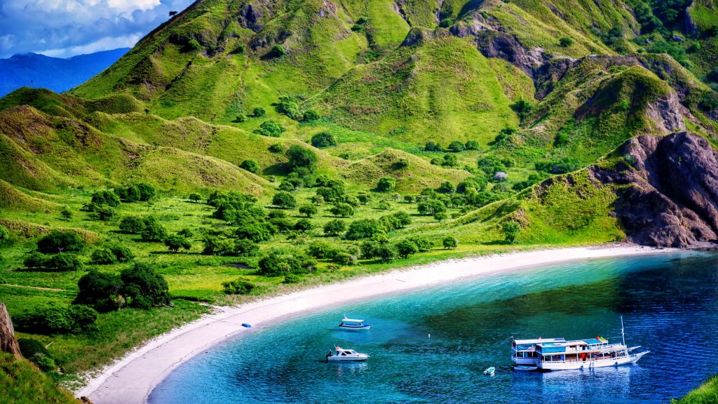 8 Wisata Labuan Bajo yang Wajib Dikunjungi