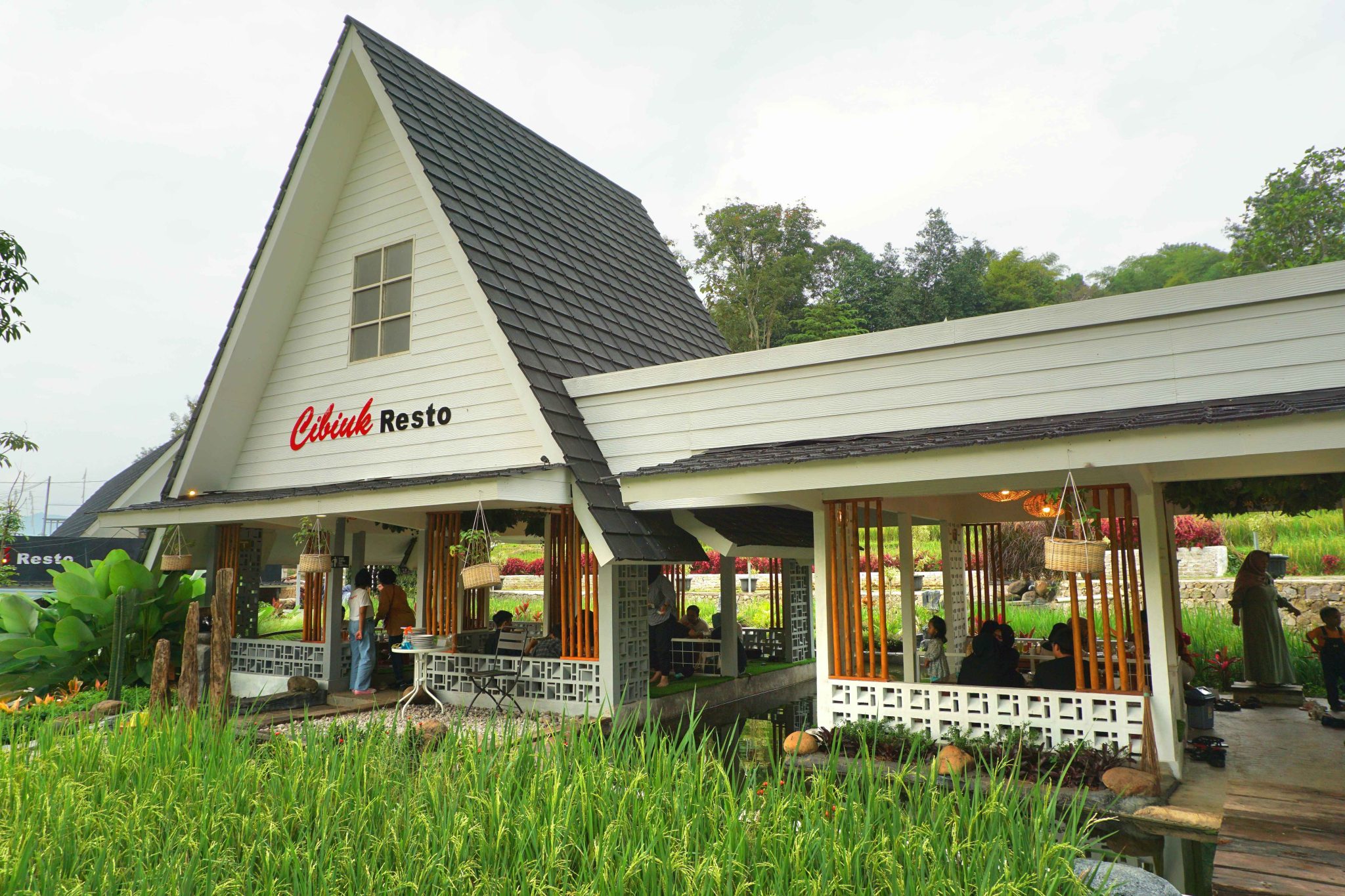 Rekomendasi Penginapan Antapura De Djati Wisata Garut Rasa Ubud, Harga ...