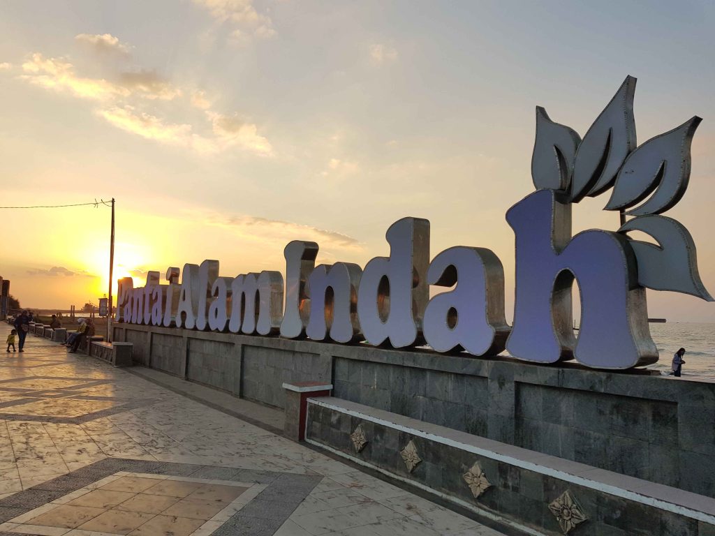 Pantai Alam Indah Tegal Berikut Daya Tarik, Aktivitas dan Harga ...