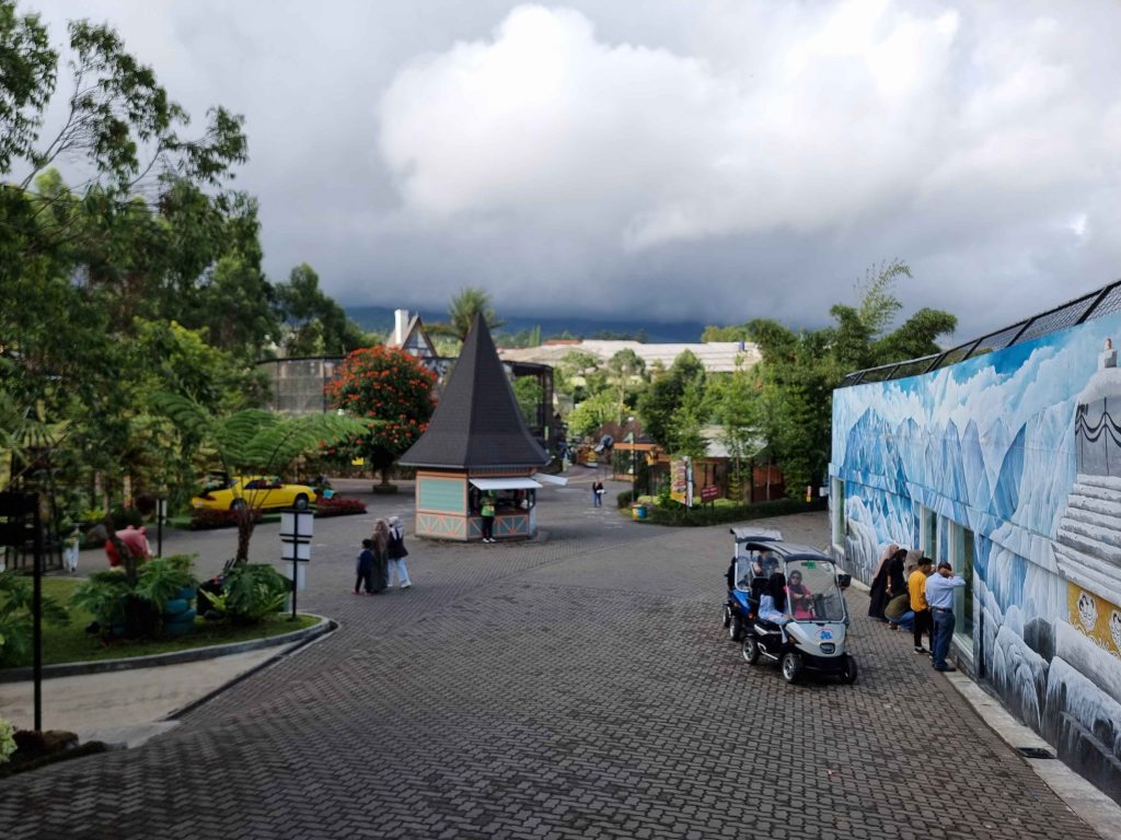 Lembang Park Zoo : Harga Tiket, Lokasi dan Aktivitas Terbaru