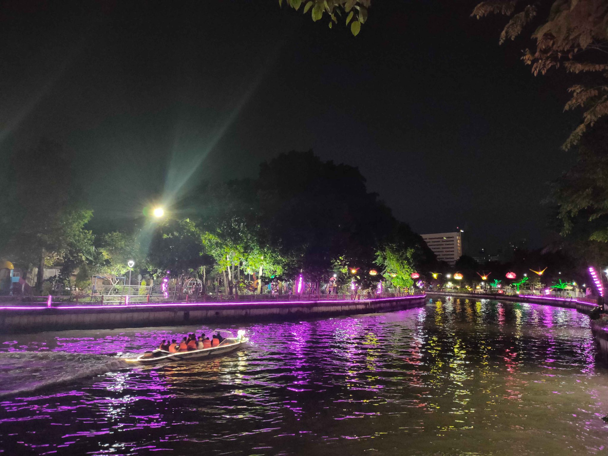 4 Wisata Taman Kota di Surabaya Yang Cocok Untuk Piknik di Akhir Pekan