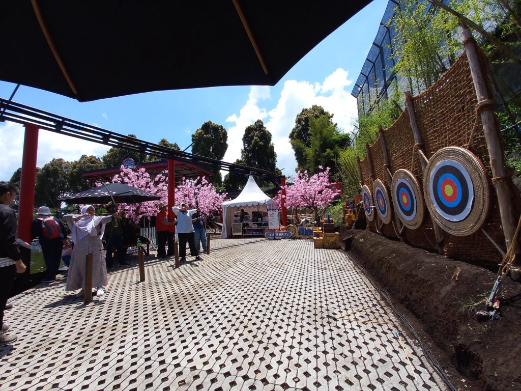 10 Aktivitas Mini Mania Lembang, Sensasi Berkeliling Dunia di Bandung