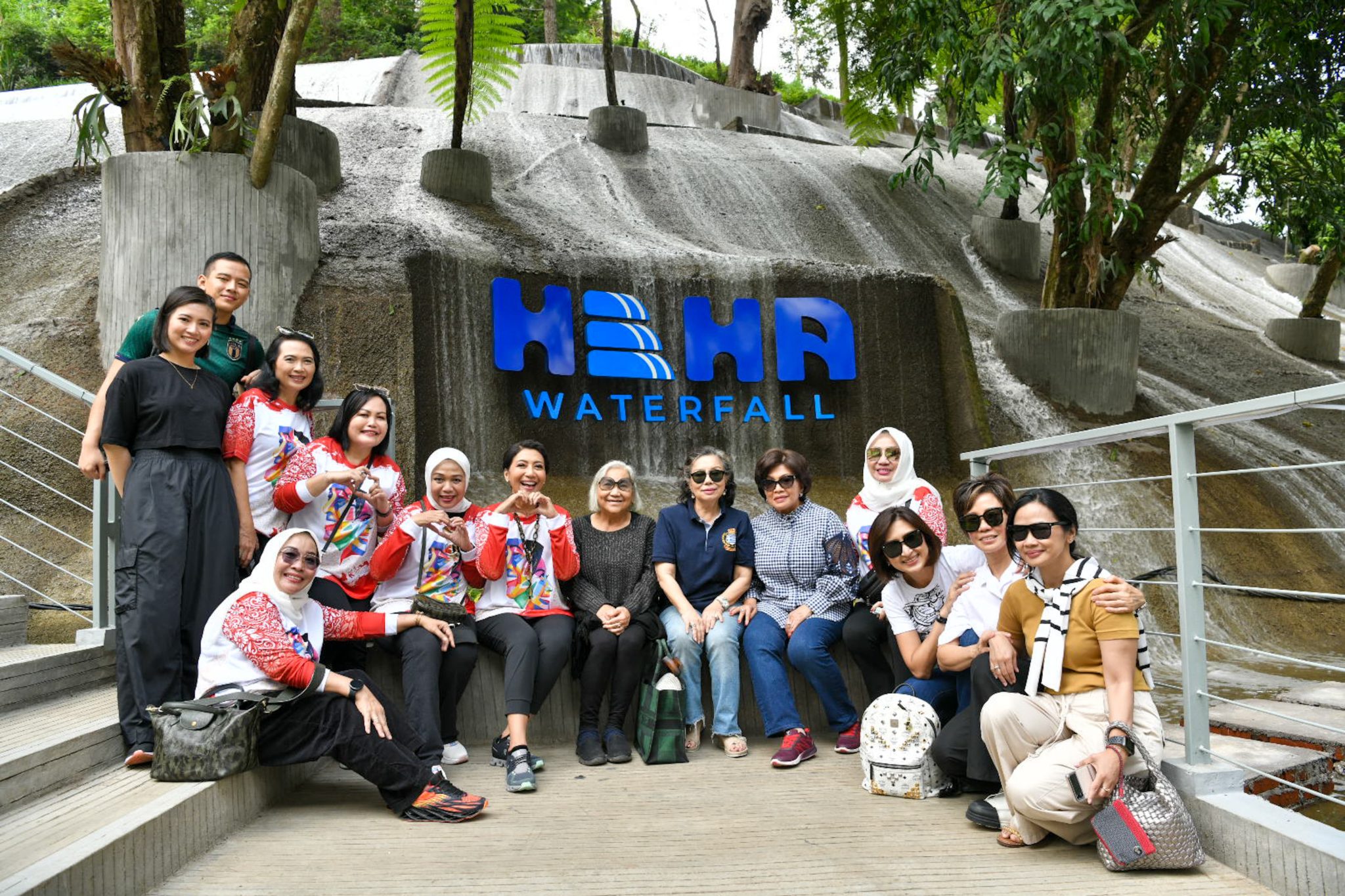 6 Aktivitas di Heha Waterfall Bogor Harga Tiket dan Keseruannya